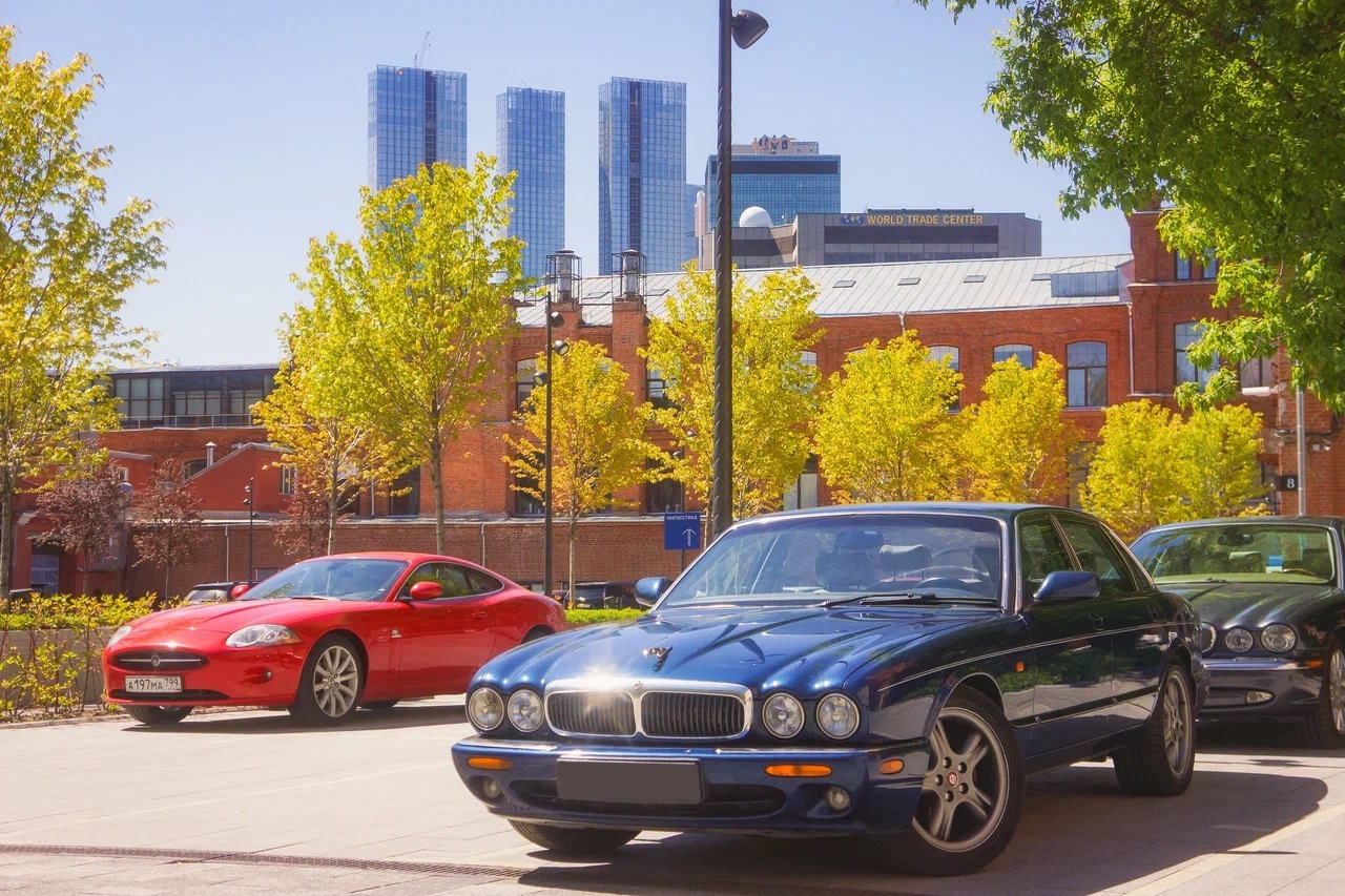 Встреча Jaguar Drivers Club Russia на Трехгорной мануфактуре — Jaguar ...