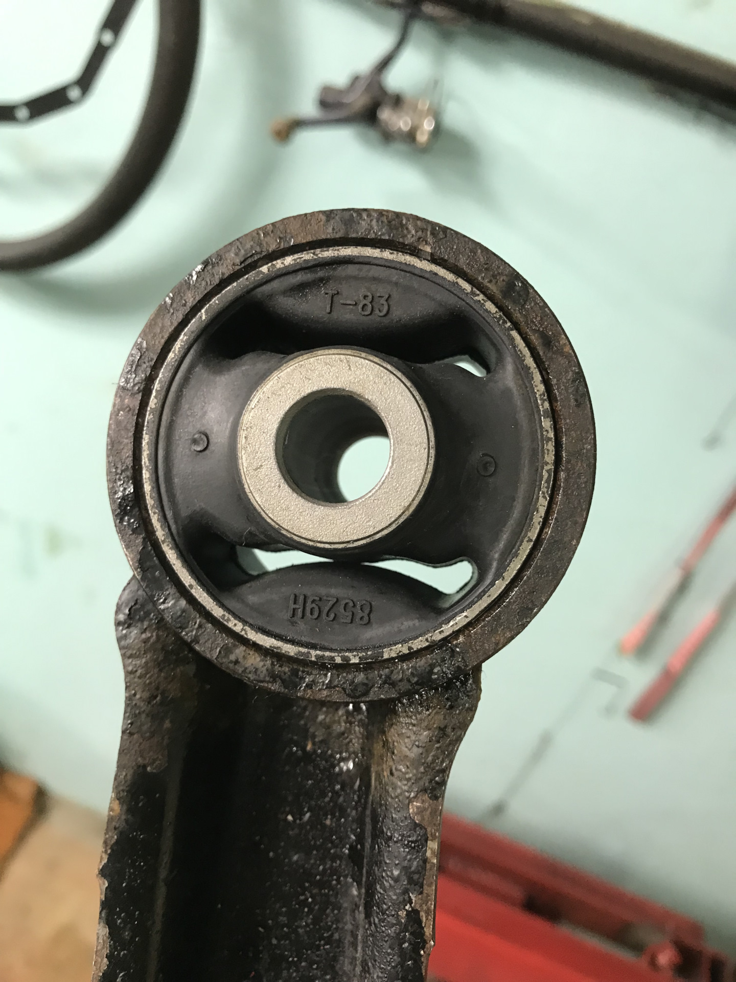 Замена сайлентблоков задних продольных рычагов Toyota Rav 4 — Toyota ...