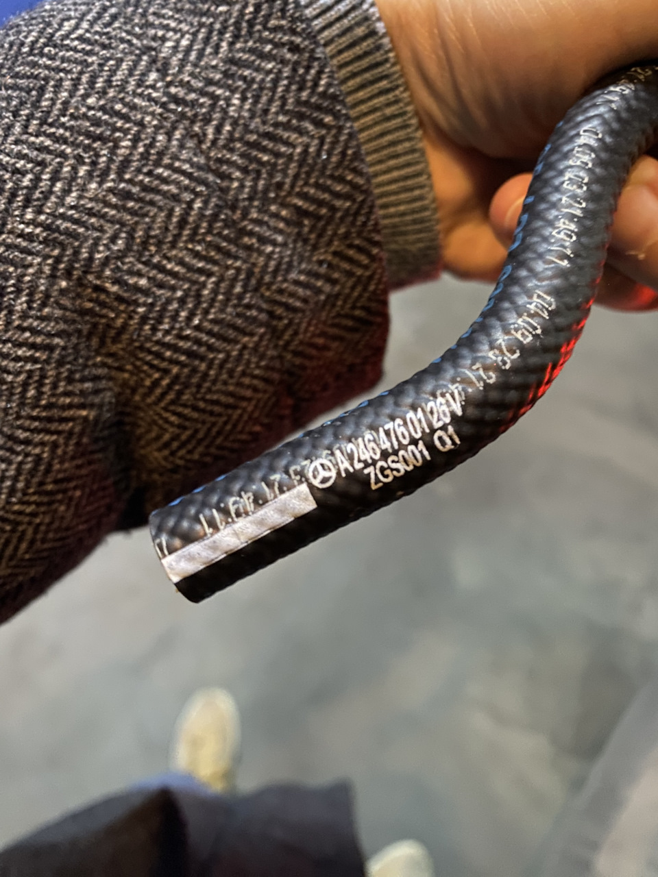 Замена топливного шланга и сайлентблока кронштейна двс — Mercedes-Benz ...