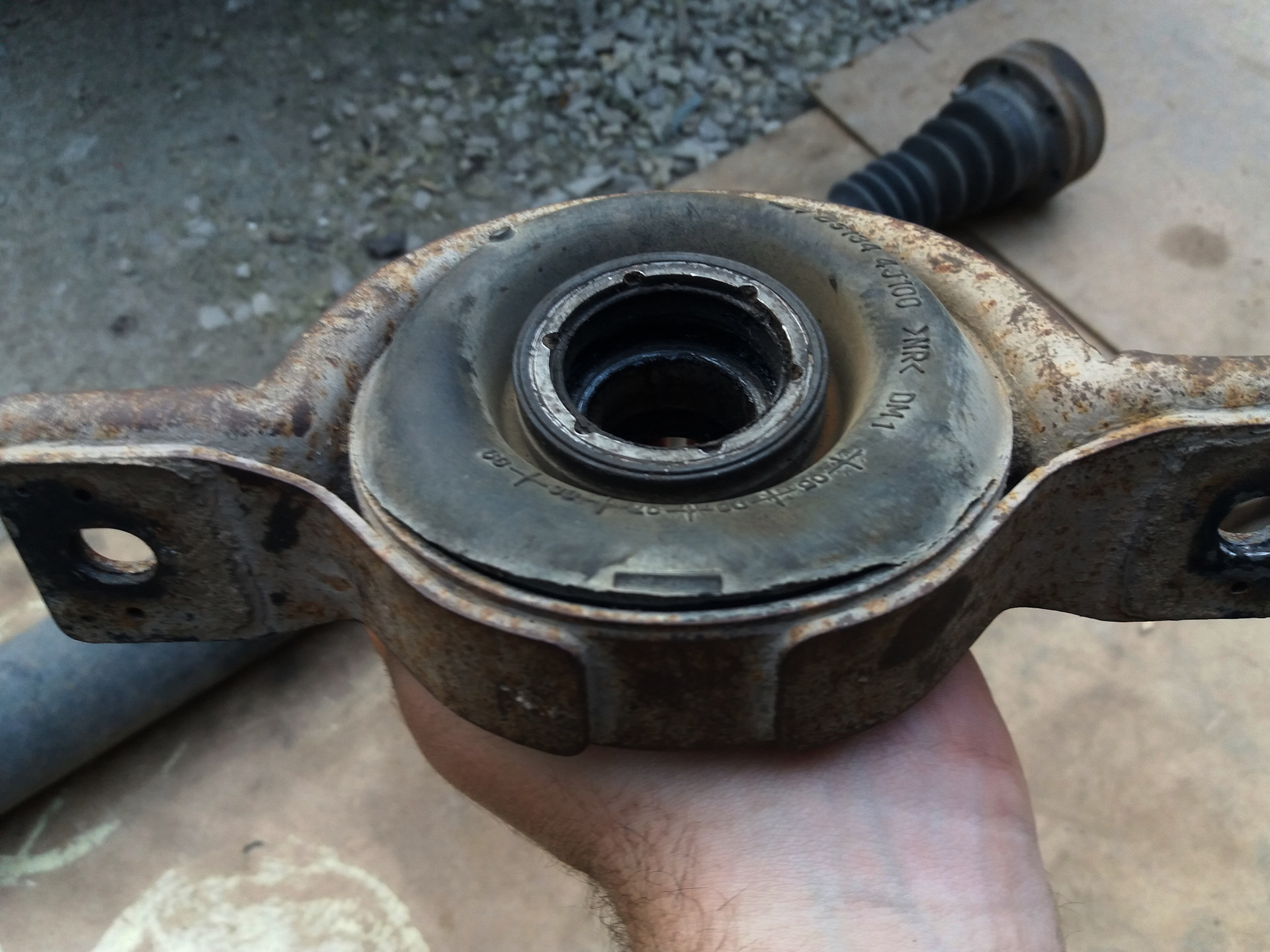 Замена подшипника и сальника перед муфтой ПП и подвесного карданного ...