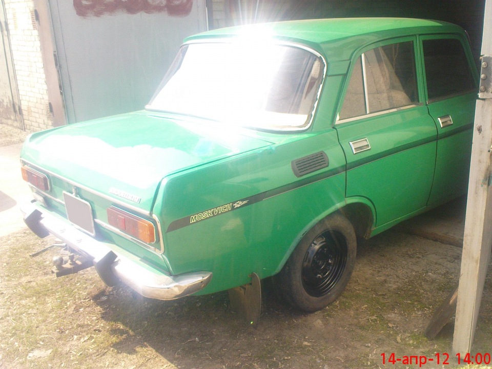 Сегодня все красят пасхальные яйца — а я колеса =) — Москвич 2140 SL, 1,5 л, 1984 года ...