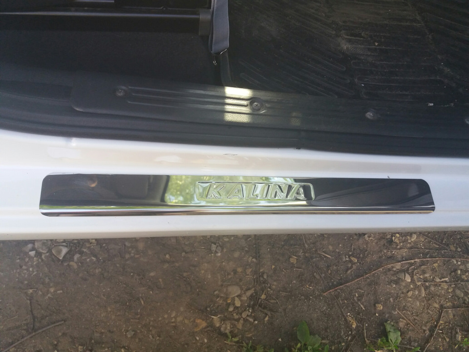 Накладки на пороги — Lada Калина 2 хэтчбек, 1,6 л, 2014 года | стайлинг ...