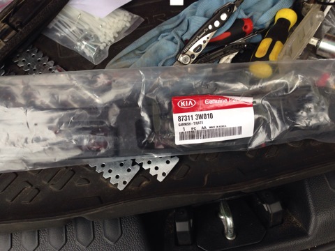 873113W010 Накладка задней двери KIA HYUNDAI | Запчасти на DRIVE2