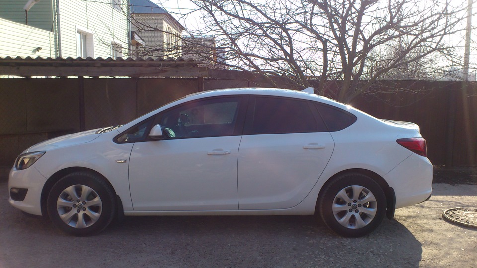 Плавник на крышу за место удочки. Внешний вид. — Opel Astra J, 1,4 л ...