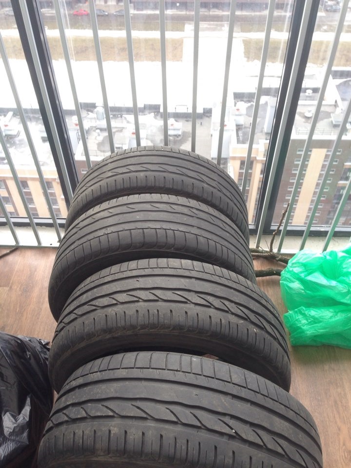Продам резину 225-55-17 run-flat brigstone — BMW 5 series (F10), 2 л ...