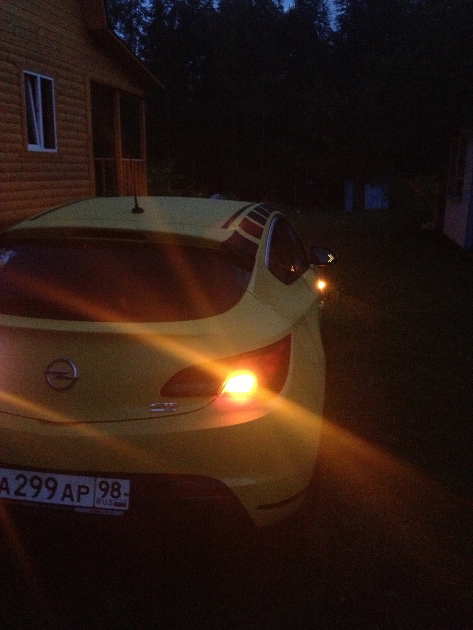 Поворотники в зеркалах — Opel Astra J GTC, 1,8 л, 2011 года ...