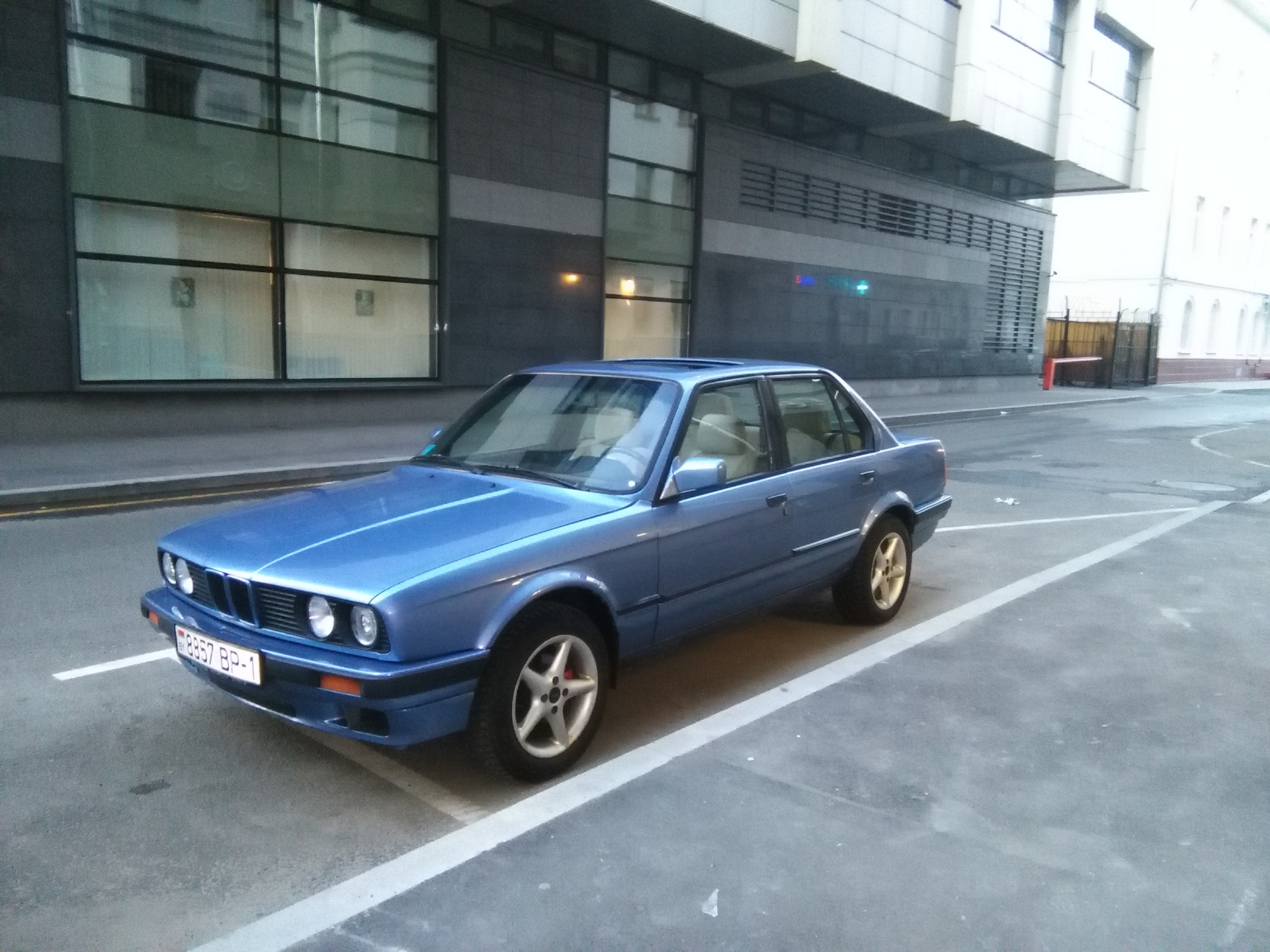 Намытая, недоделаная на садовом кольце — BMW 3 series (E30), 1,6 л, 1991 года | просто так | DRIVE2