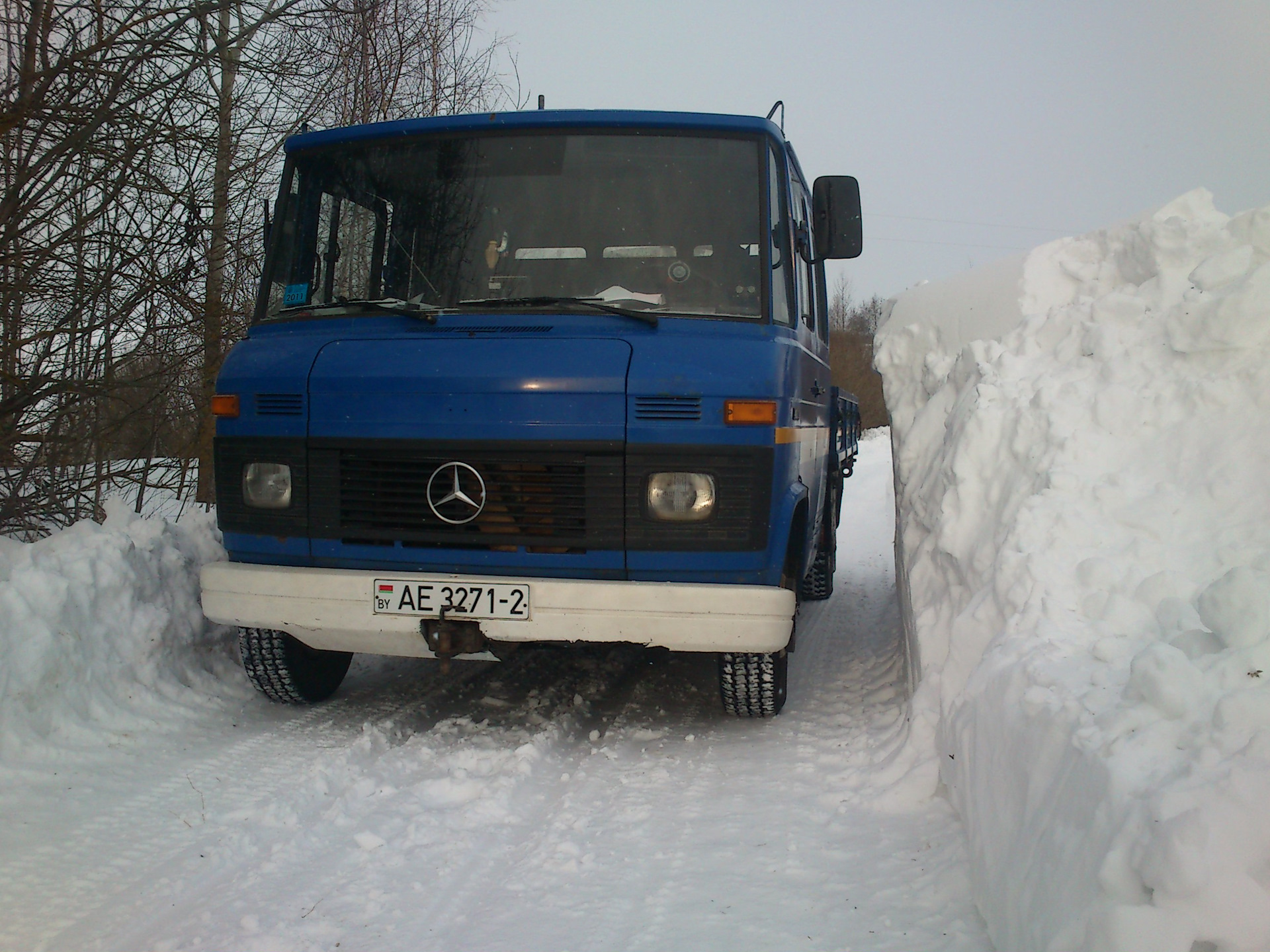Зимняя дорога — Mercedes-Benz T2 (2G), 2,4 л, 1986 года | фотография ...