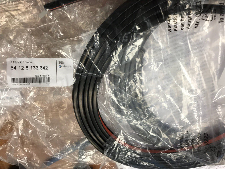 1* Уплотнитель люка Е34 туринг — BMW 5 series Touring (E34), 2 л, 1996 ...