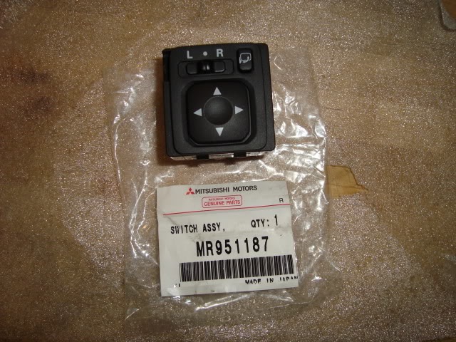 MR951187 Кнопка регулировки зеркала Mitsubishi | Запчасти на DRIVE2