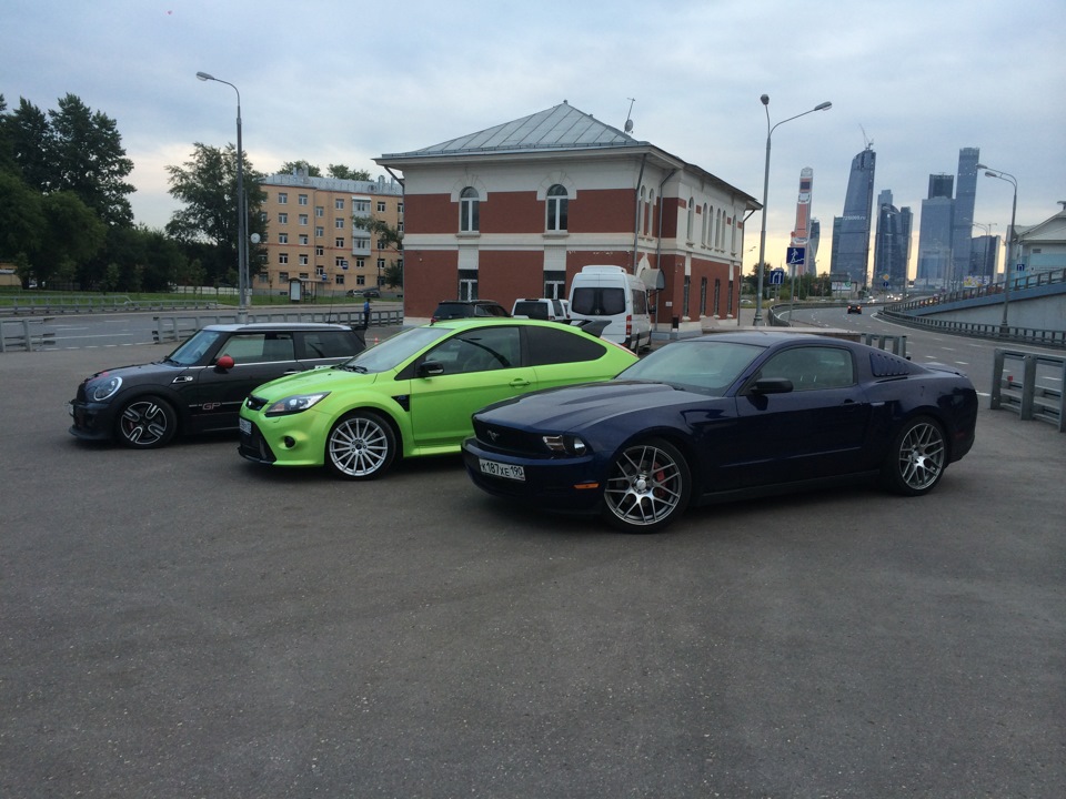 MINI JCW GP vs Mustang V6 vs Focus RS — MINI Cooper S John Cooper Works ...