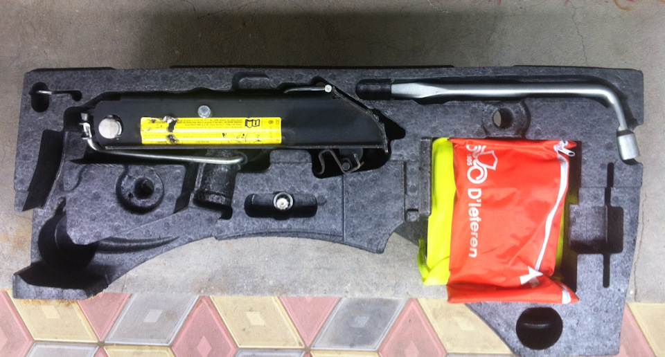 Покупка оригинального домкрата — Volkswagen Passat B6, 1,9 л, 2007 года ...