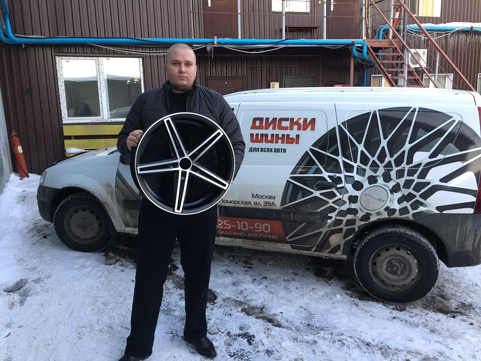 Sakura Wheels 3180 в размере R19 P.C.D.114,3х5 ET38 8,5J DIA73,1 на ...