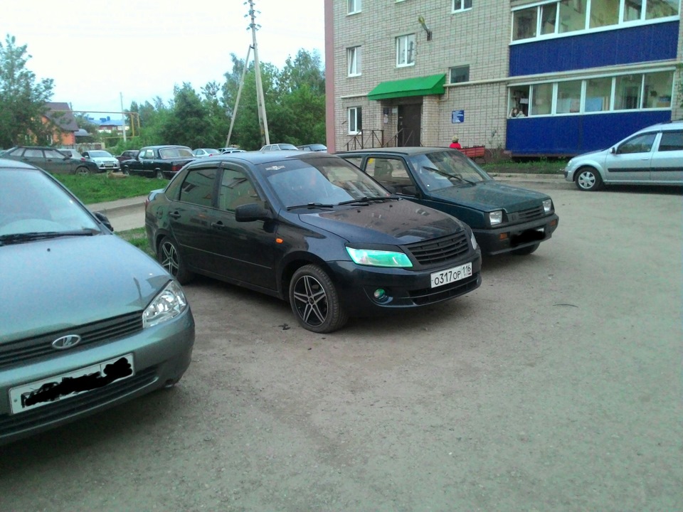 Реснички и пленка на фары — Lada Гранта, 1,6 л, 2011 года | стайлинг ...