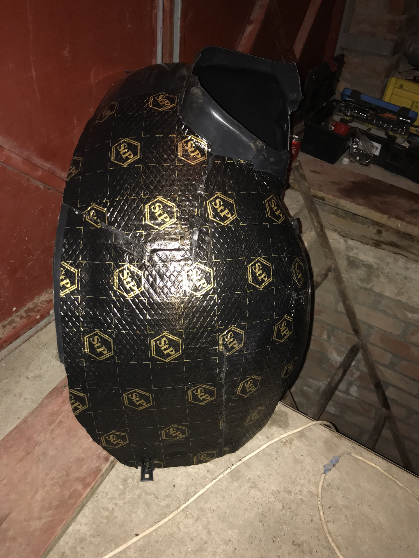 Новые локеры и профилактика арок — Ford Focus Hatchback II, 1,6 л, 2005 ...