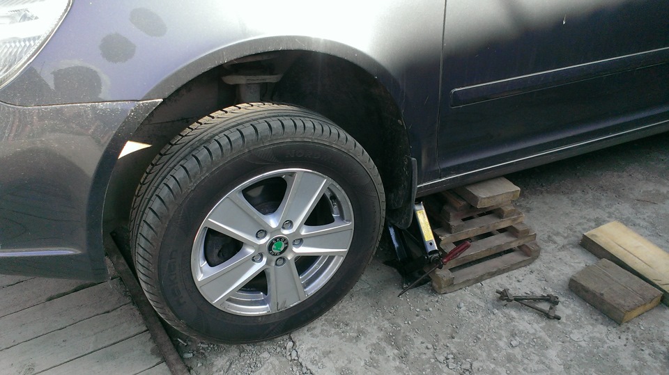 Замена опорного подшипника — Skoda Octavia A5 Mk2, 1,6 л, 2012 года ...