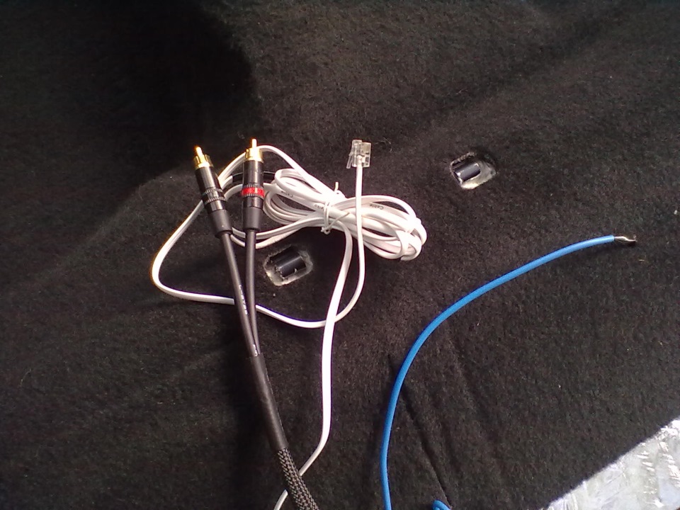 Протяжка силового кабеля. — Volkswagen Polo Hatchback Mk4F, 1,4 л, 2007 ...