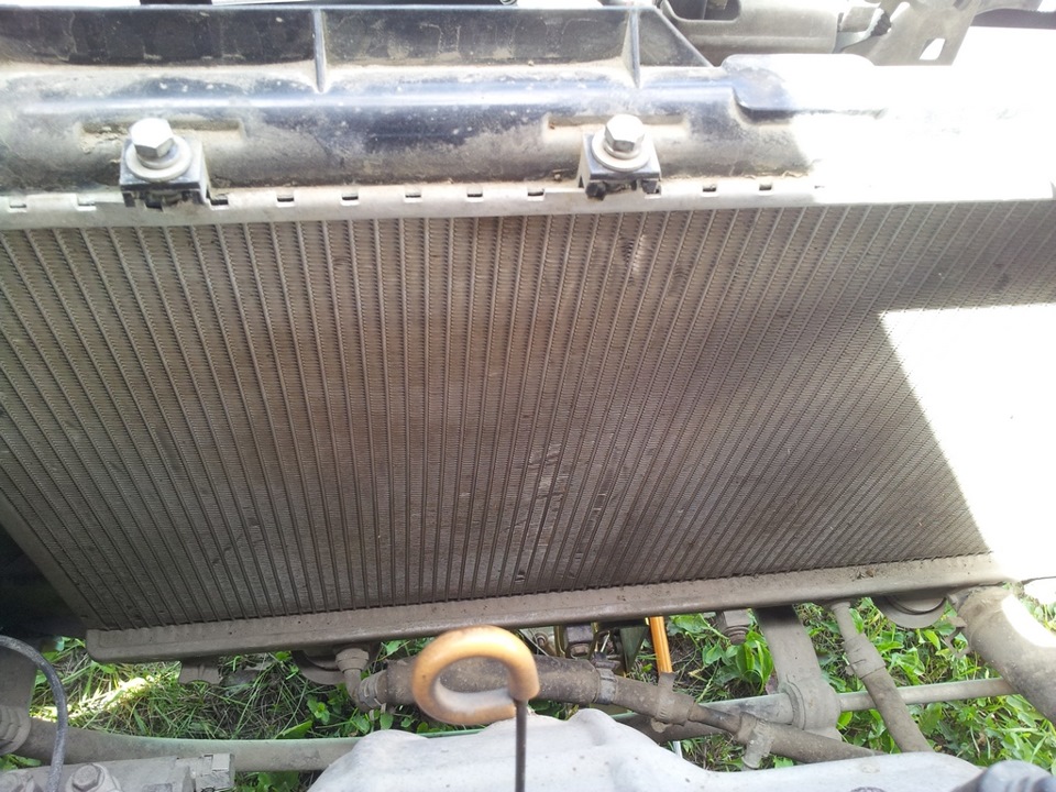 Чистка радиатора двигателя — Honda CR-V (RD1/RD2), 2 л, 1996 года ...