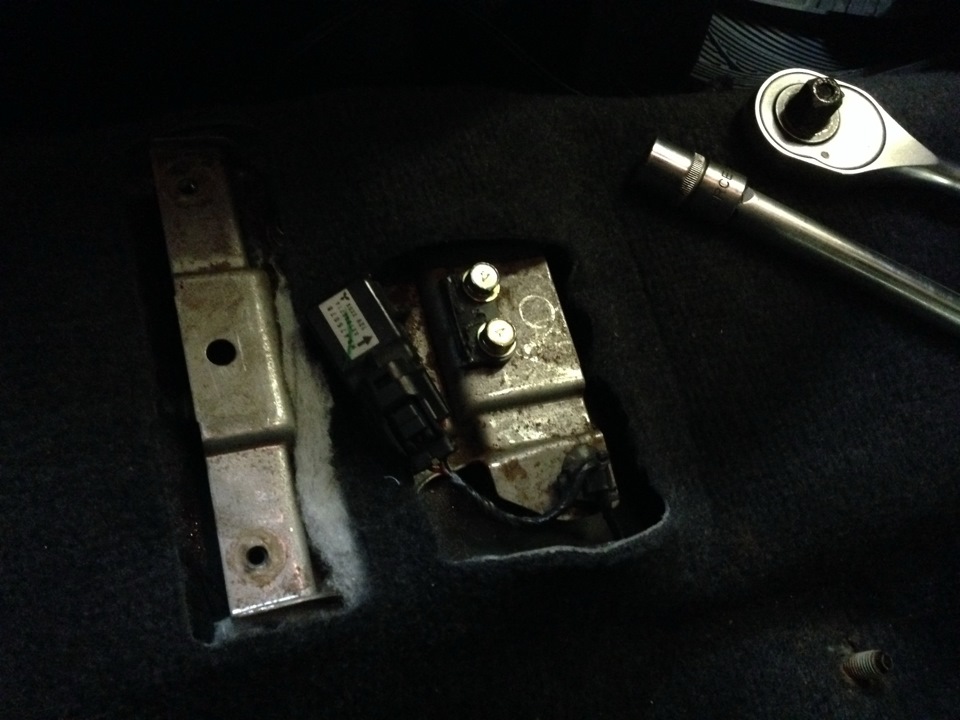 Опасная находка! Датчик AIR BAG MR475078 — Mitsubishi Airtrek Turbo, 2 ...