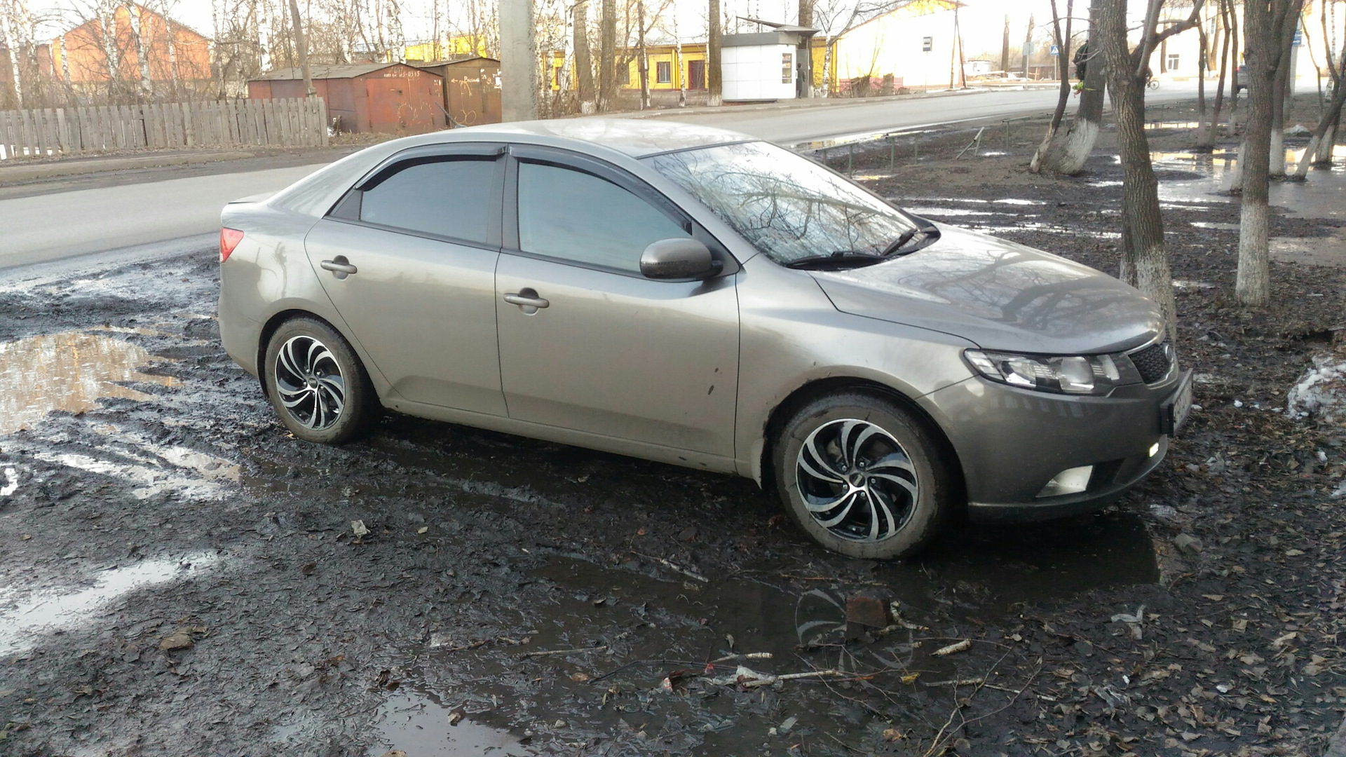 Весна, грязь, диски или в России тает лед) — KIA Cerato (2G), 1,6 л, 2010 года | колёсные диски ...