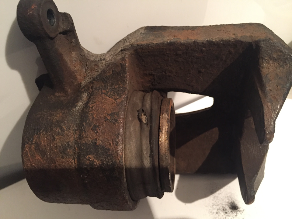 Замена ремкомплекта суппортов и покраска — Lexus RX (1G), 3 л, 2001 ...