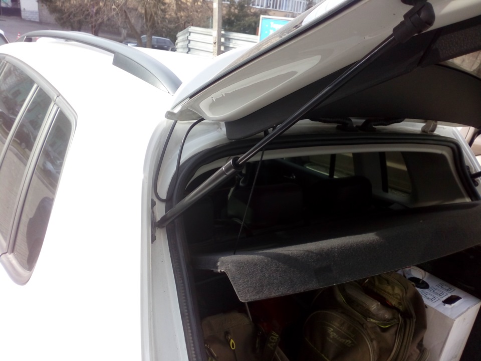 Автоматическое открывание багажника — Volkswagen Tiguan (1G), 1,4 л ...