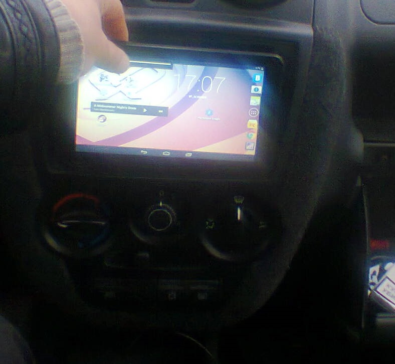 планшет — Lada Гранта, 1,6 л, 2014 года | стайлинг | DRIVE2