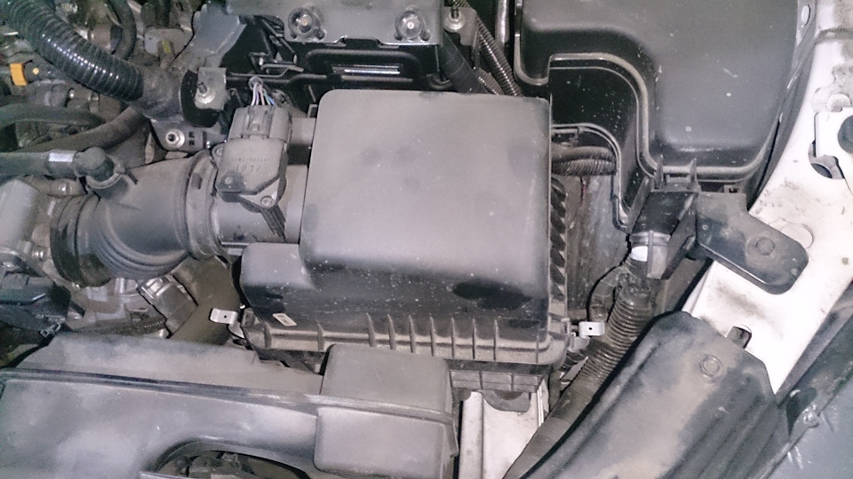 Водушный фильтр двигателя — Mazda 3 (3G) BM, 1,6 л, 2015 года ...