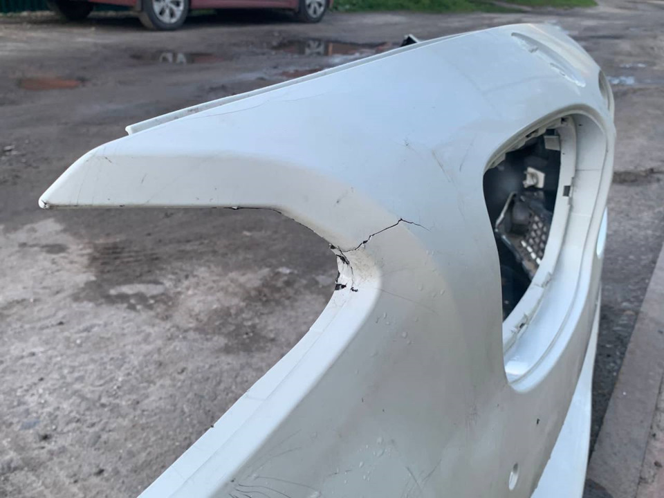 Передний бампер м- пакет под ремонт плюс навесное. на BMW 1 series (F20 ...