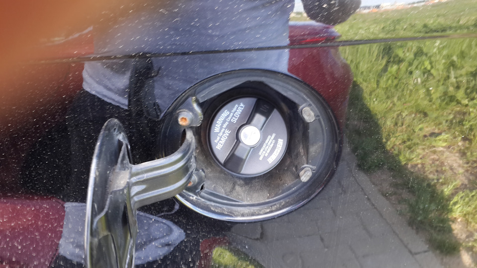 пробка в бак с замком — Jeep Grand Cherokee (WK), 5,7 л, 2006 года ...