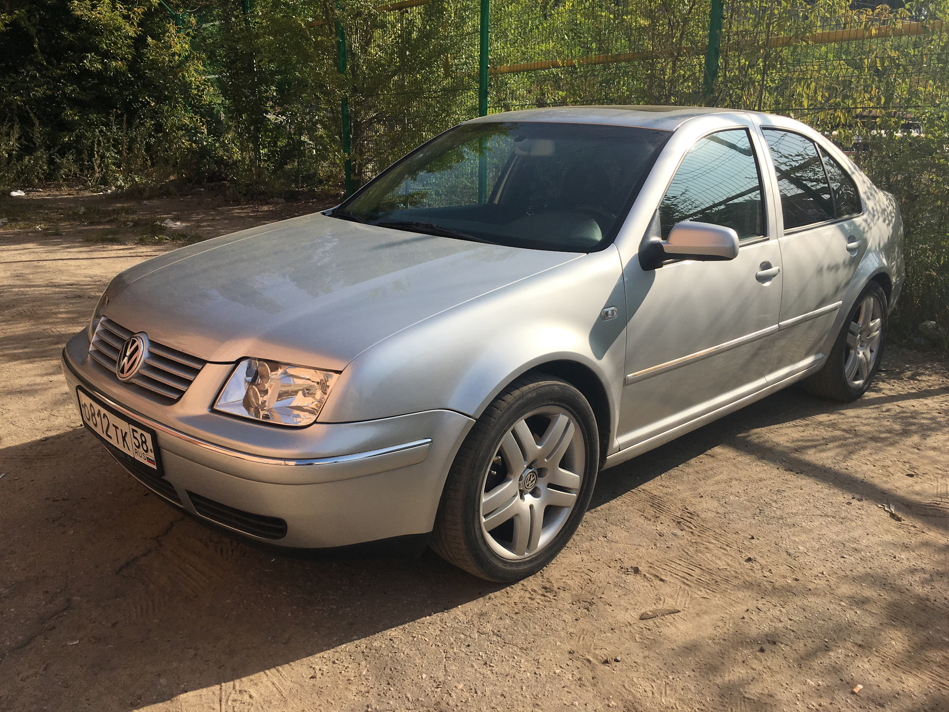 Фото — Volkswagen Bora, 1,8 л, 2004 года | фотография | DRIVE2