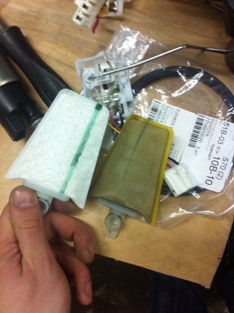 Топливные фильтры — Toyota Camry (XV30), 2,4 л, 2005 года | плановое ТО ...