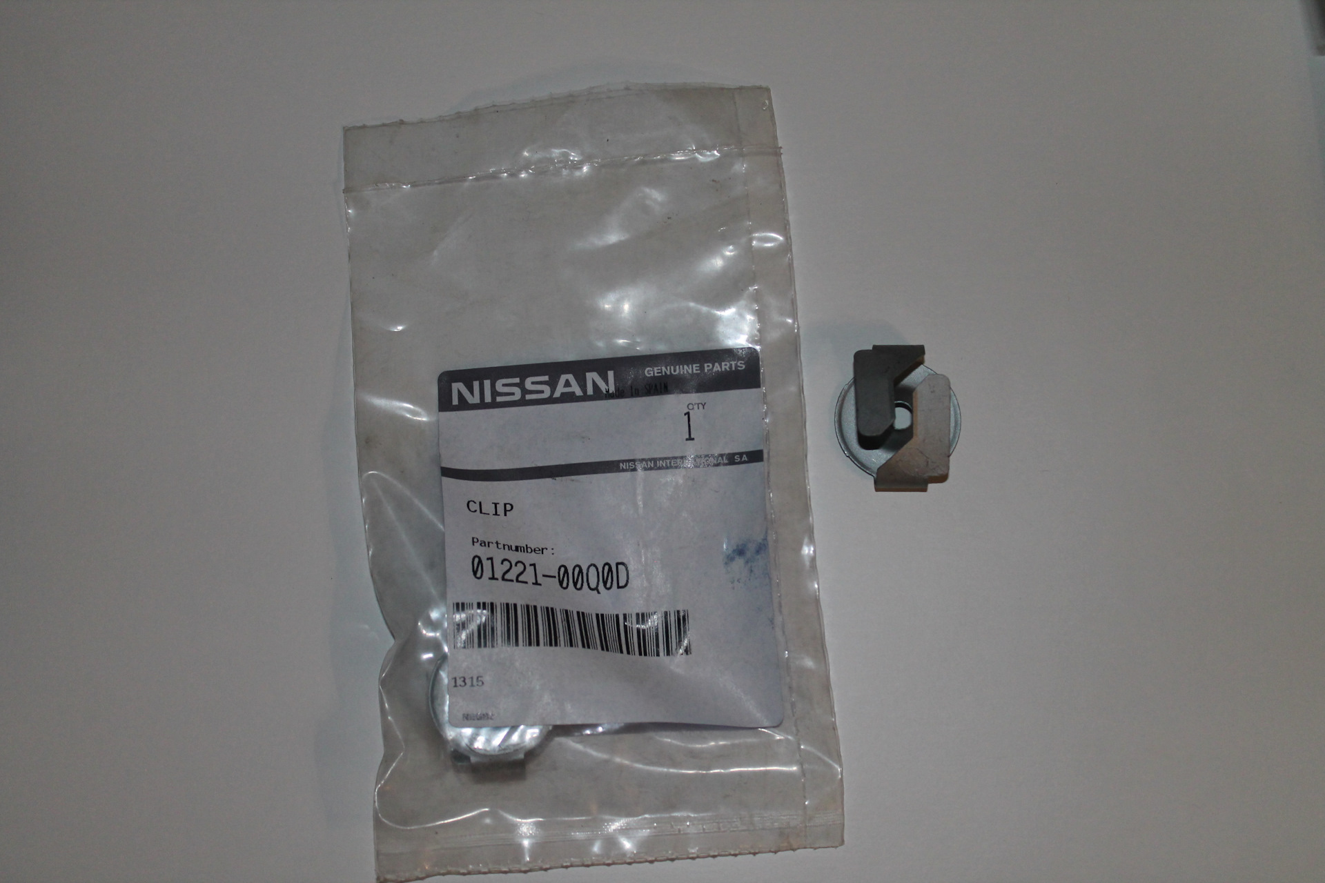 Клипсы экрана глушителя. — Nissan Note (1G), 1,4 л, 2010 года ...