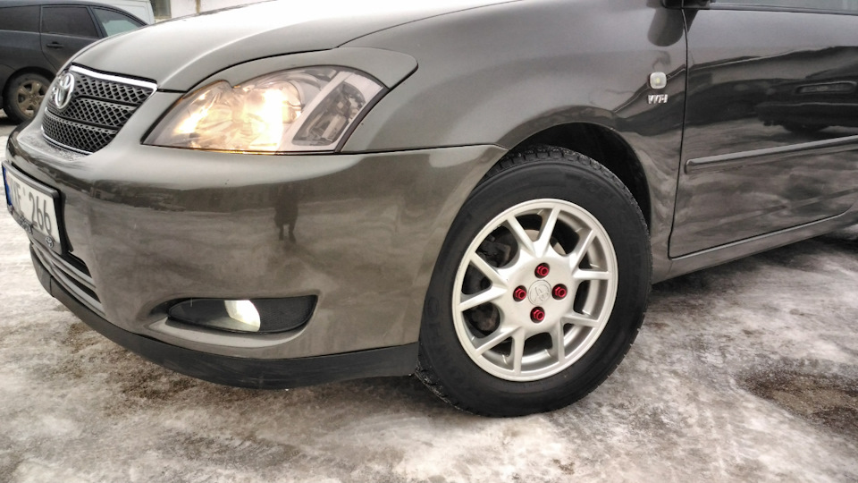 Новые колесные гайки! — Toyota Corolla (120), 1,4 л, 2004 года ...