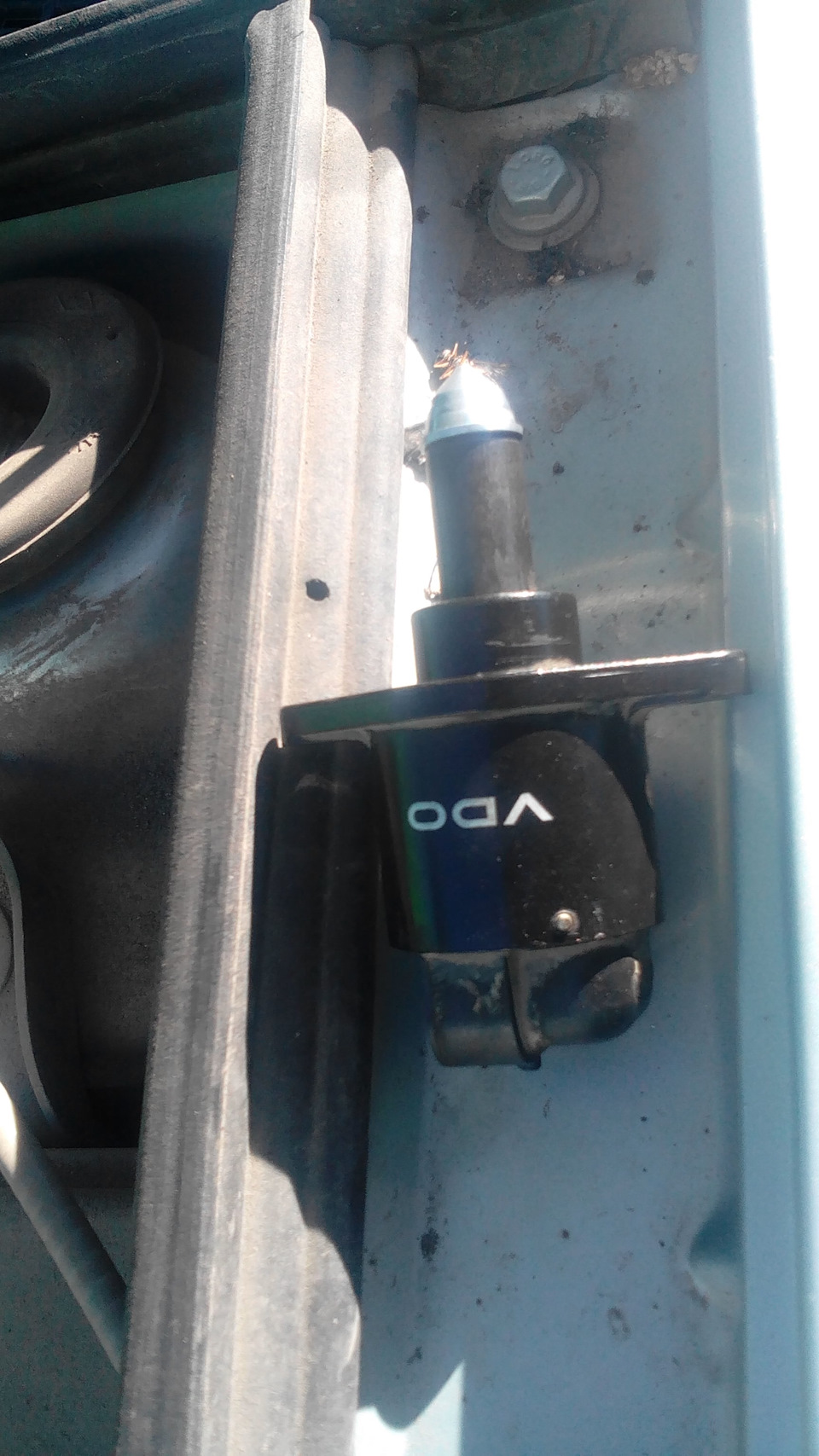 Замена передних амортизаторов, замена прокладки крышки клапанной, и еще ...