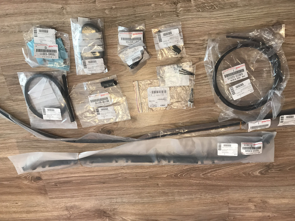 Замена лобового стекла, моторчика стеклоомывателя, ламп ближнего света ...