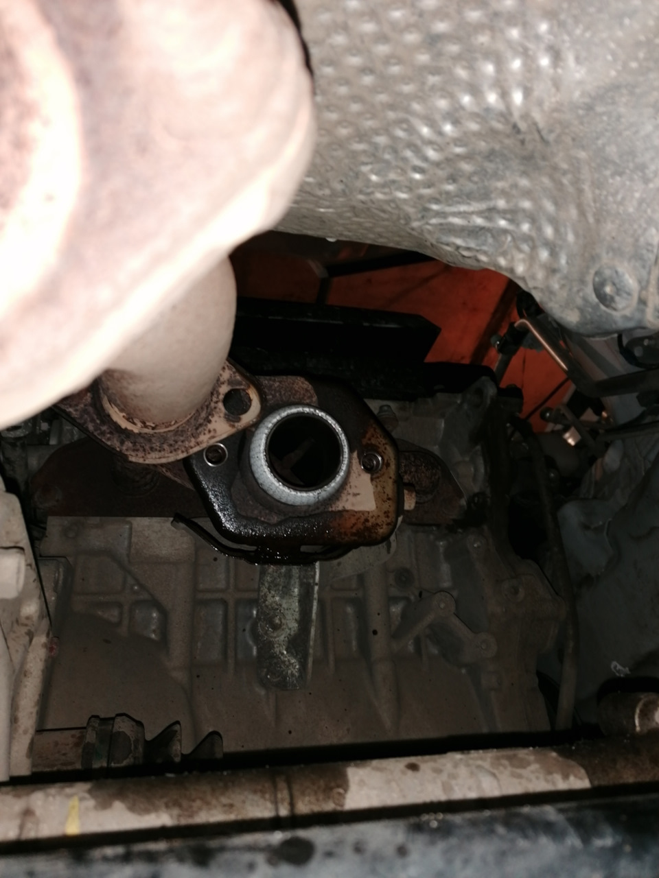 Замена кольца выхлопной трубы. — Mitsubishi ASX, 1,6 л, 2014 года ...