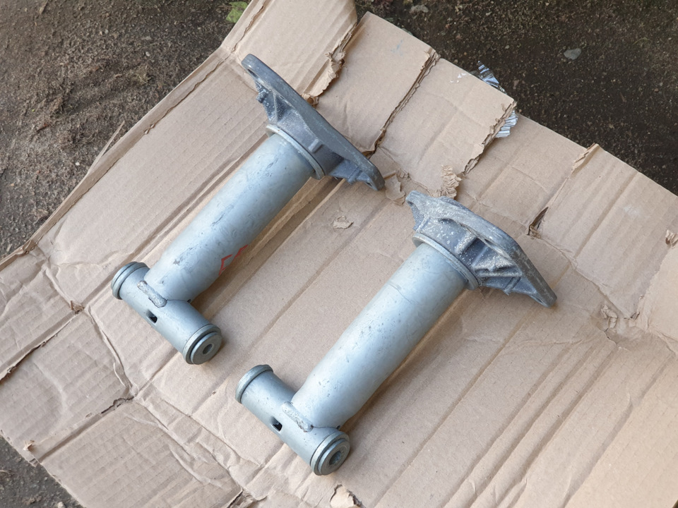 Кронштейны крепления бампера для А6С5 рестайл на Audi A6 (C5), Audi A6 ...