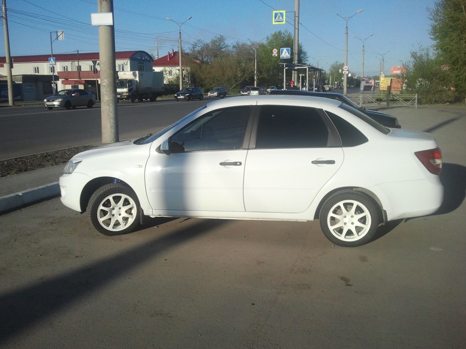 Колеса R15 на лето — Lada Гранта, 1,6 л, 2012 года | колёсные диски ...