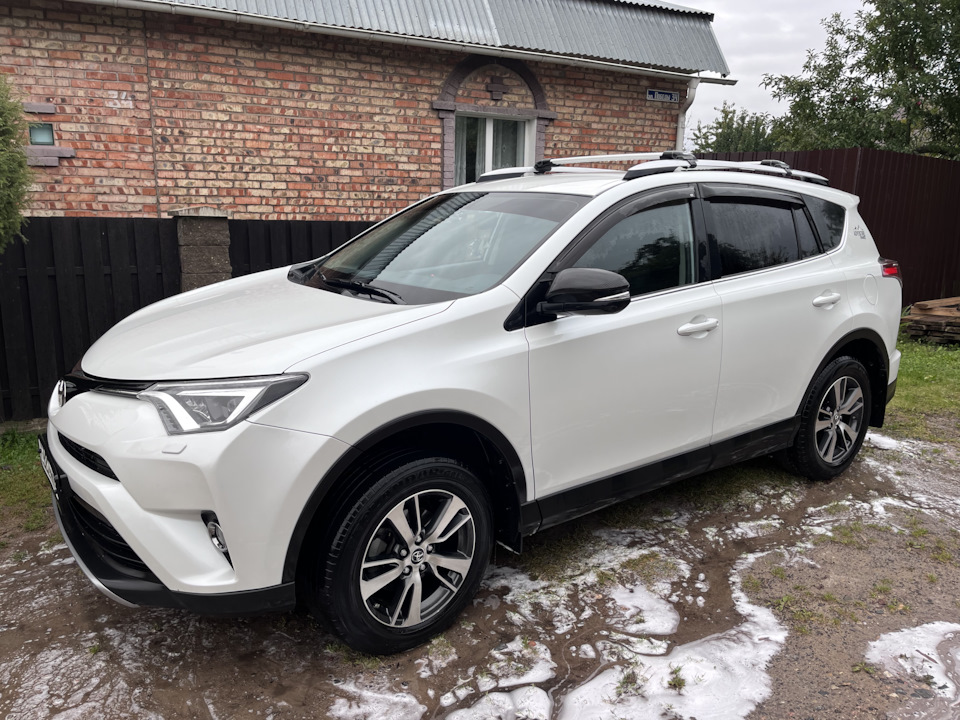 Thule wingbar edge 9582 — Toyota RAV4 (IV), 2,2 л, 2015 года ...