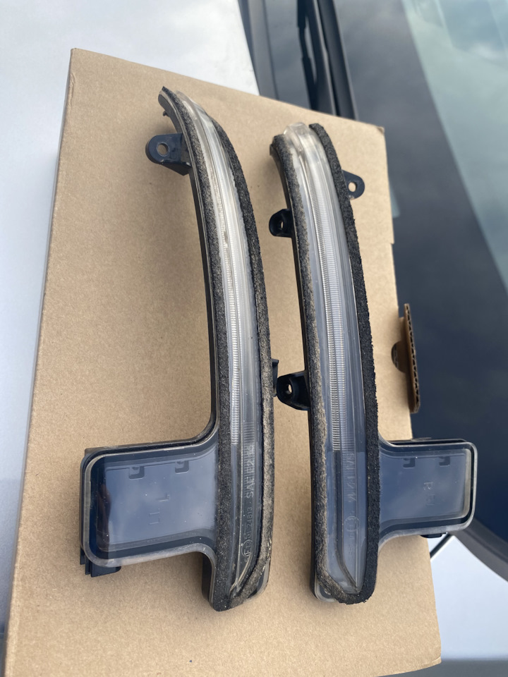 KB7W69182 Повторитель указателя поворота в зеркало левое MAZDA ...