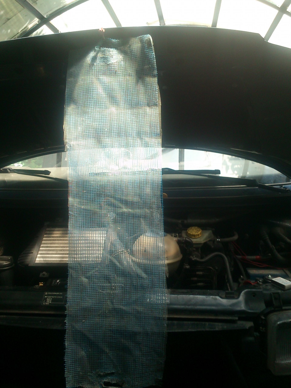 Москитка на радиатор — Volkswagen Transporter T4, 2,5 л, 2000 года ...