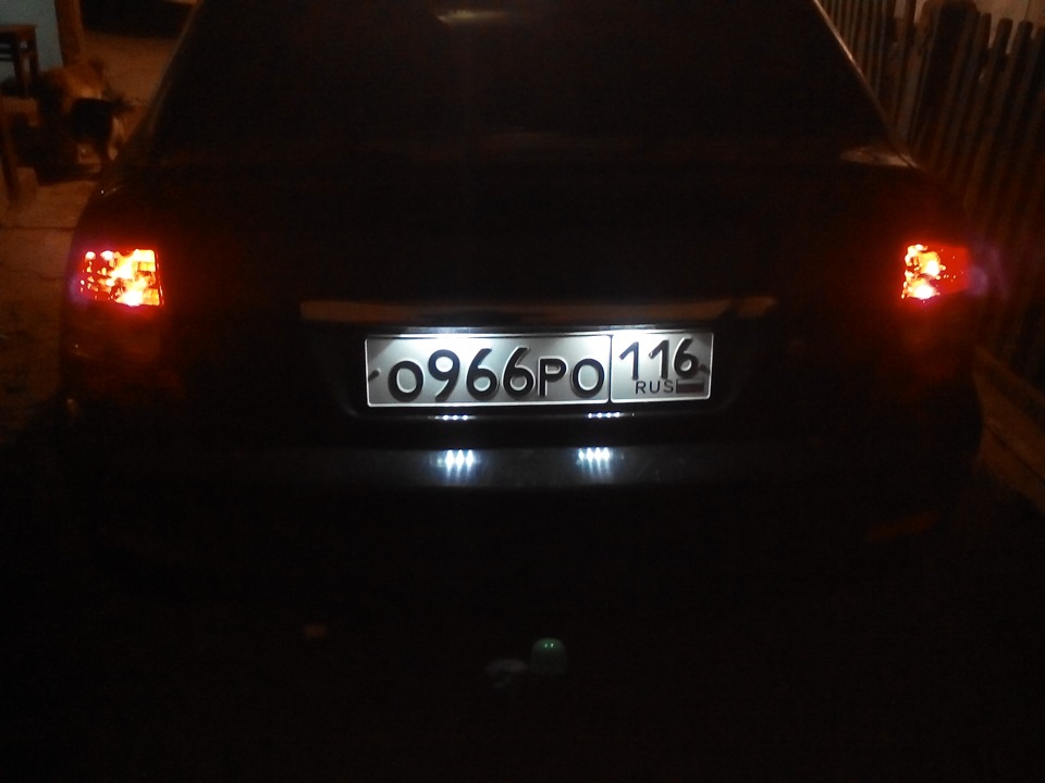 Габарит, подсветка номера — Lada Приора хэтчбек, 1,6 л, 2009 года ...