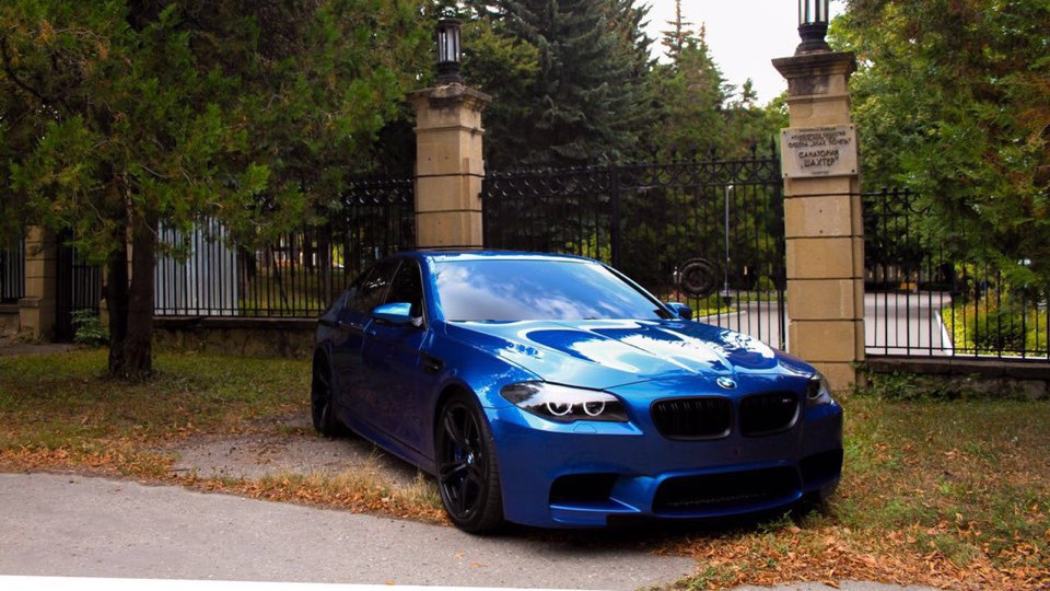 #45 BMW M5 560hp vs AUDI S8+ 605hp — BMW M5 (F10), 4,4 л, 2012 года ...