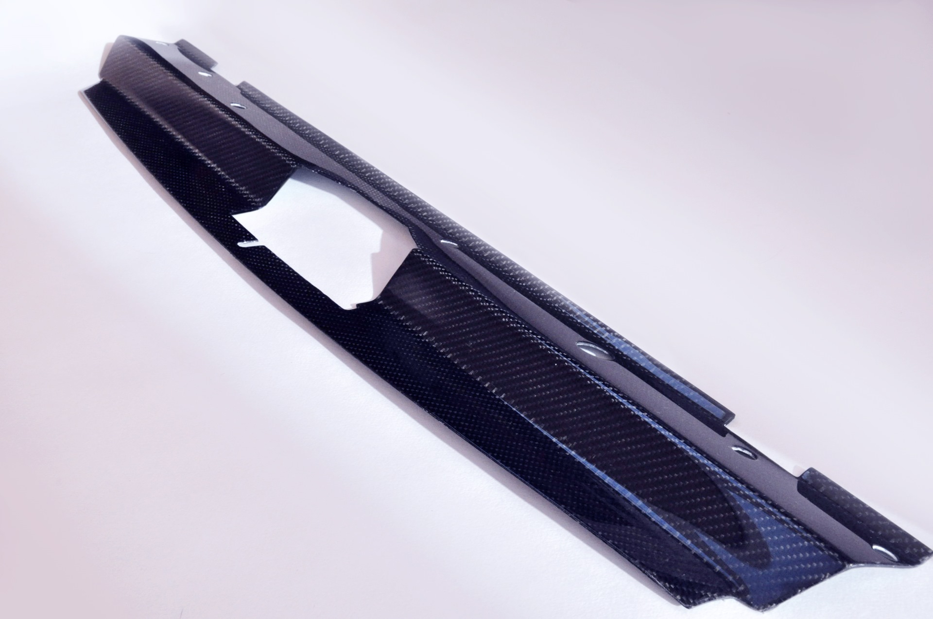 Накладка радиатора Тойота Альтеза, Лексус. Материал углеволокно, метод ...