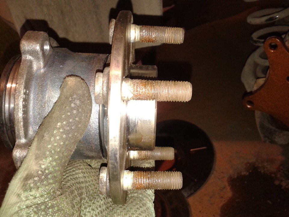 Замена термостата и ступицы задней — Volvo S40 (2G), 1,8 л, 2007 года | своими руками | DRIVE2