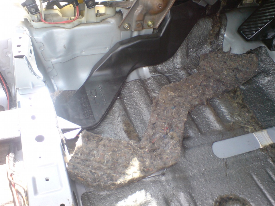 Обдув ног задних пассажиров — Mazda Demio (1G), 1,3 л, 1999 года ...