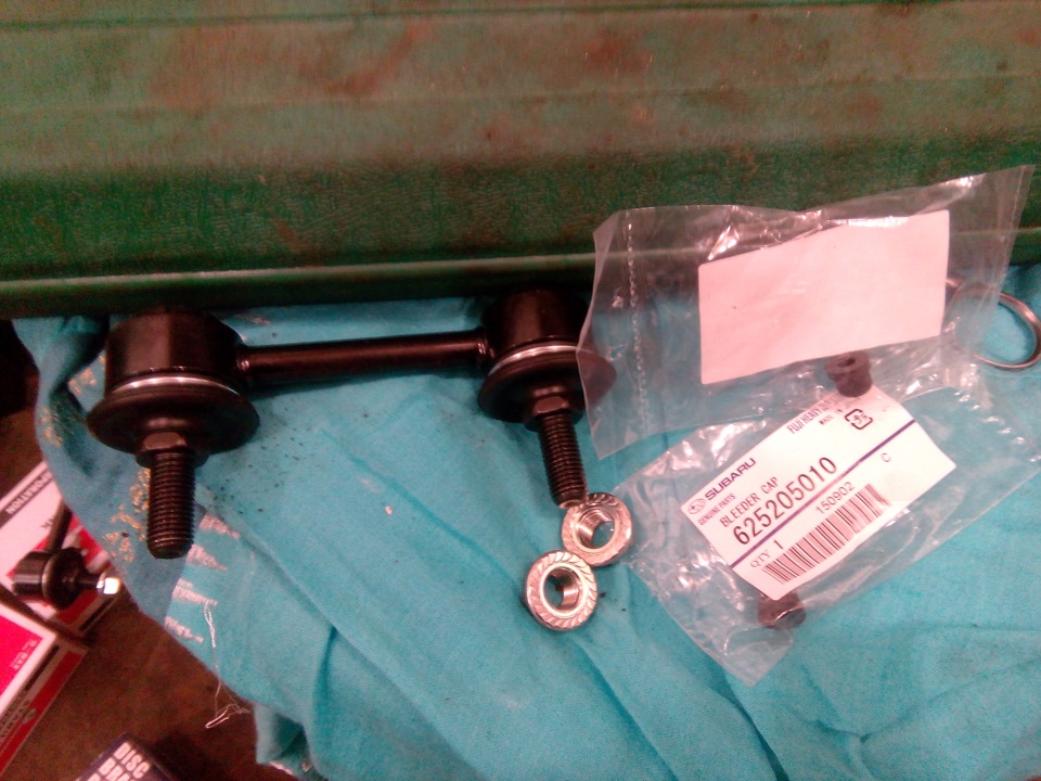 Замена колодок в круг и задних стоек стаба. — Subaru Forester (SF), 2 л ...