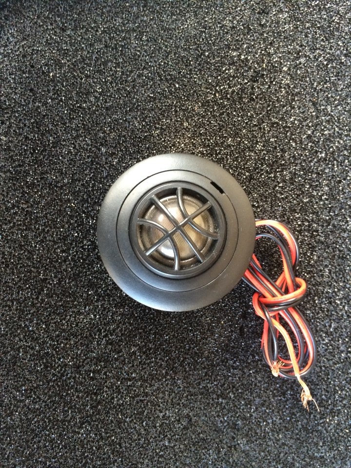 Твитеры DLS T20 на тыл — Volkswagen Jetta VI, 1,4 л, 2011 года ...