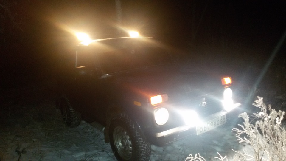 Туманки — Lada 4x4 3D, 1,7 л, 2006 года | аксессуары | DRIVE2